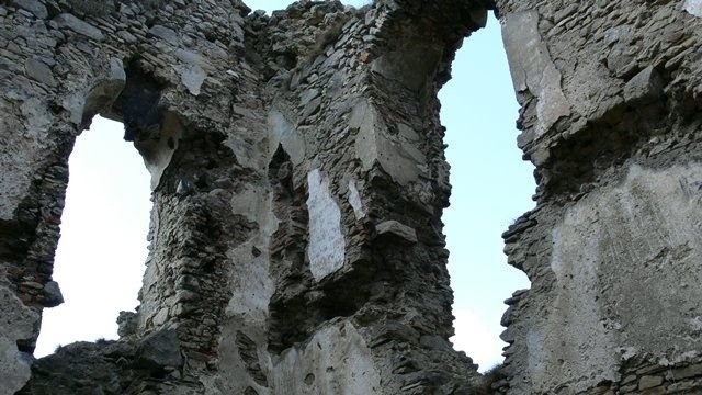 Hričov Castle - tikzilina.eu